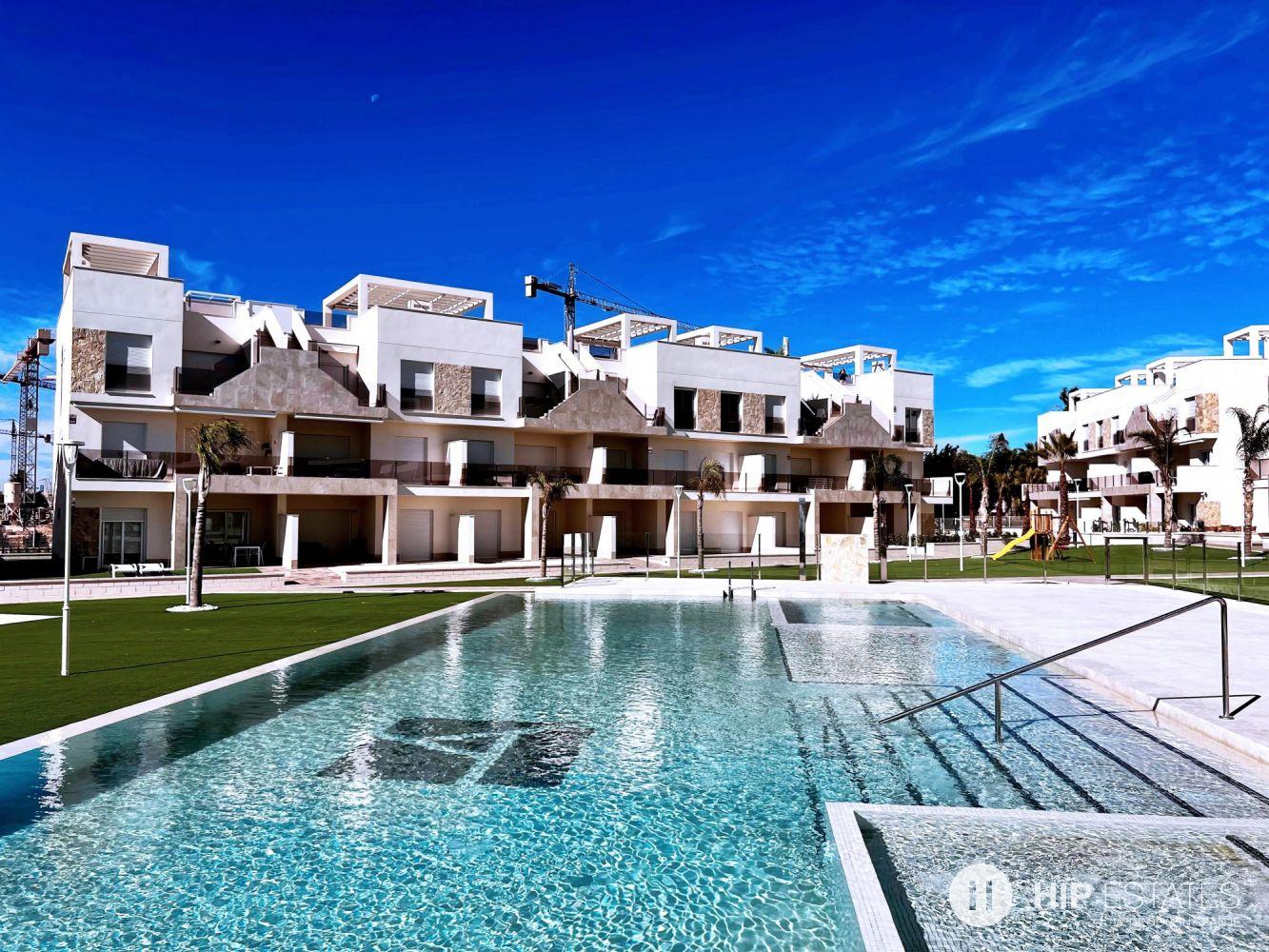 Gelijkvloerse appartementen gelegen in Area Beach III, El Raso ...